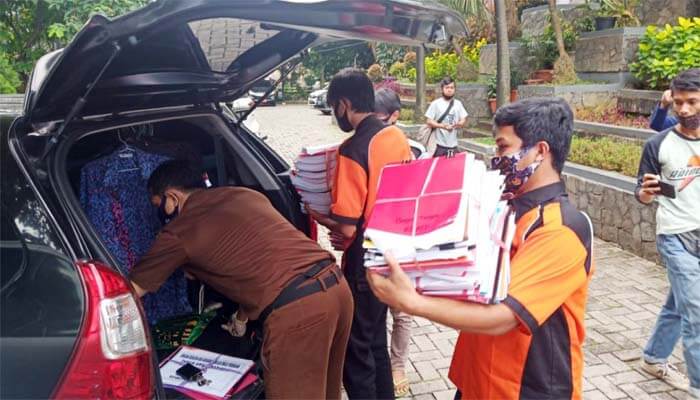 Penyidik Kejari Geledah Kantor Disdik Kota Bogor
