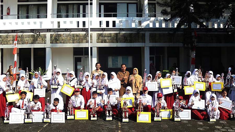 Disdik Kabupaten Bogor Tebar Penghargaan Juara FLS2N