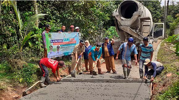 Samisade di Desa Bangunjaya Cigudeg Betonisasi Jalan dan Bangun TPT ...